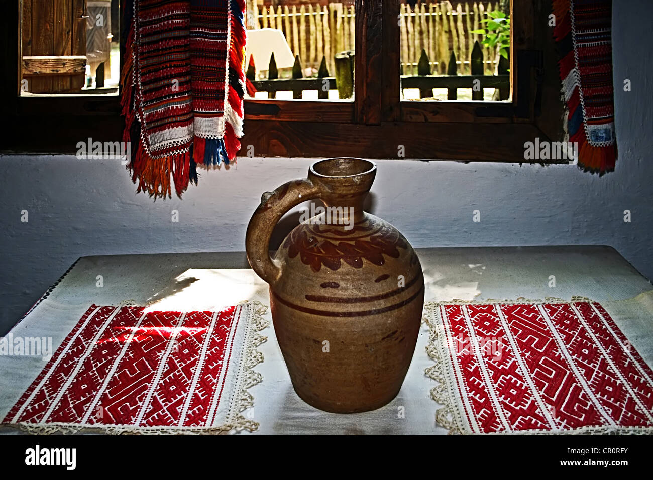 Romanian pottery table hi-res stock photography and images - Alamy