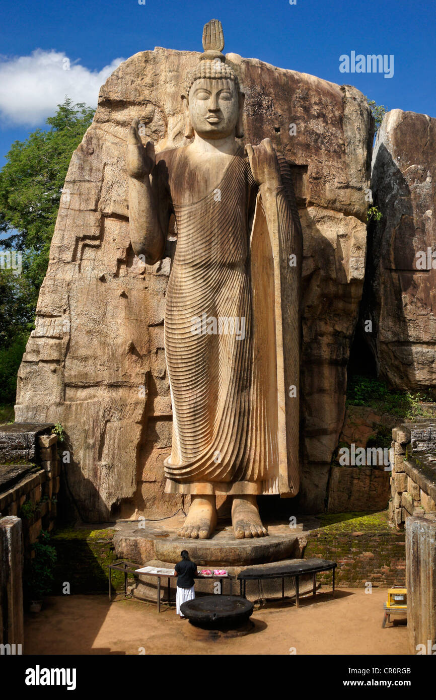 Aukana Buddha, Sri Lanka Stock Photo - Alamy