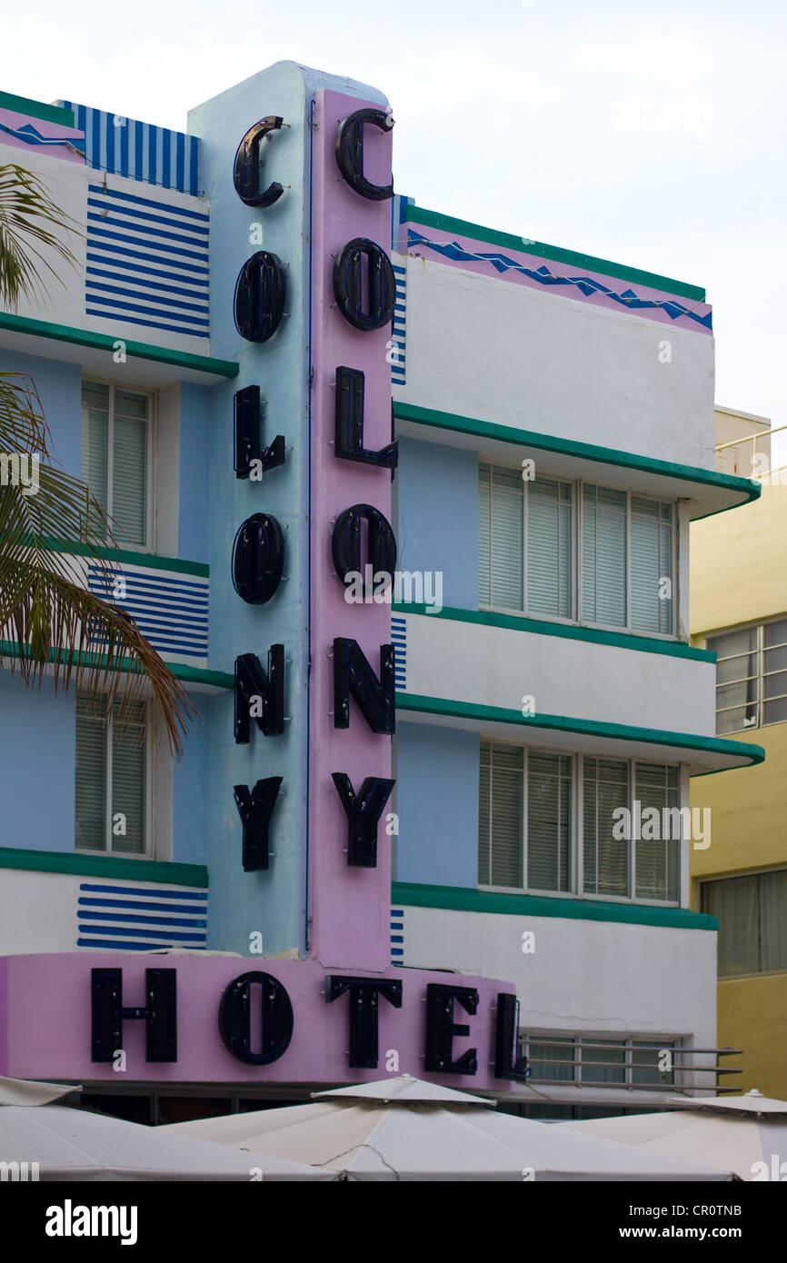 Old classic art deco building hi-res stock photography and images - Alamy