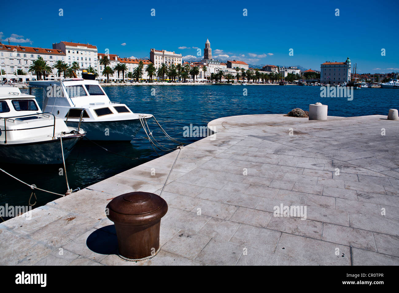 Split landing hi-res stock photography and images - Alamy