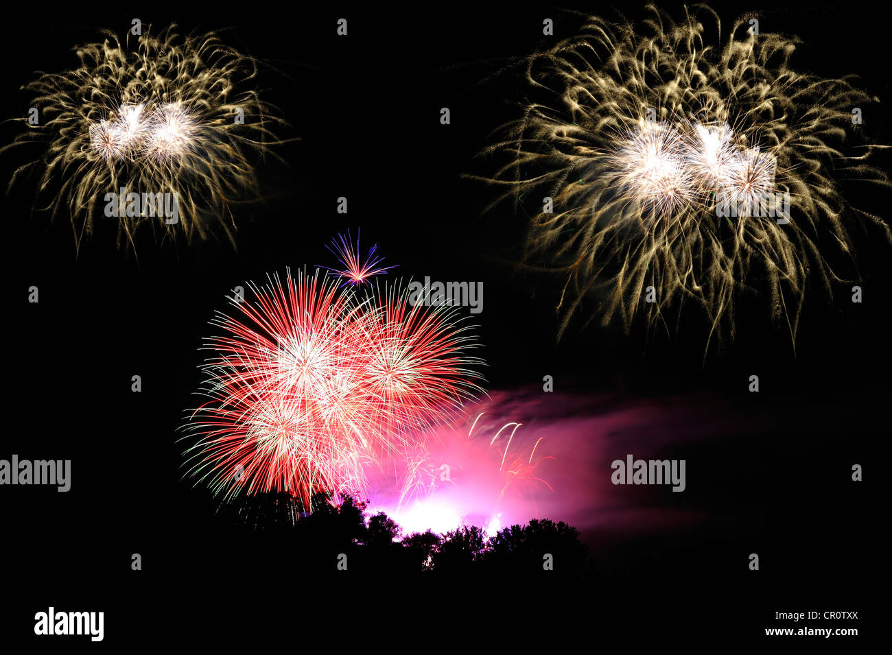 Different coloured fireworks hi-res stock photography and images - Alamy