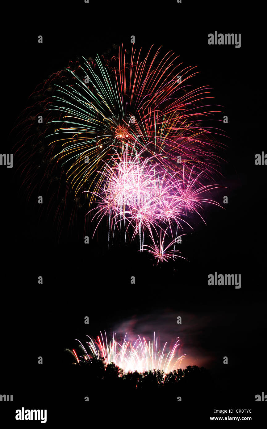 Different coloured fireworks hi-res stock photography and images - Alamy