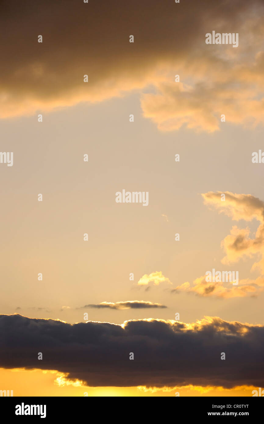 Thundercloud silhouette hi-res stock photography and images - Alamy