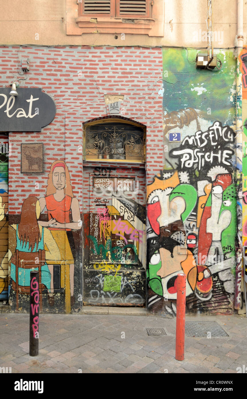 Graffiti door door hi-res stock photography and images - Alamy