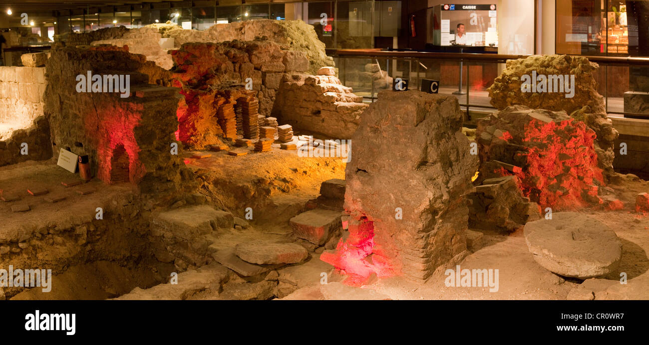 France, Paris, crypt of parvis Notre-Dame-de-Paris Stock Photo - Alamy