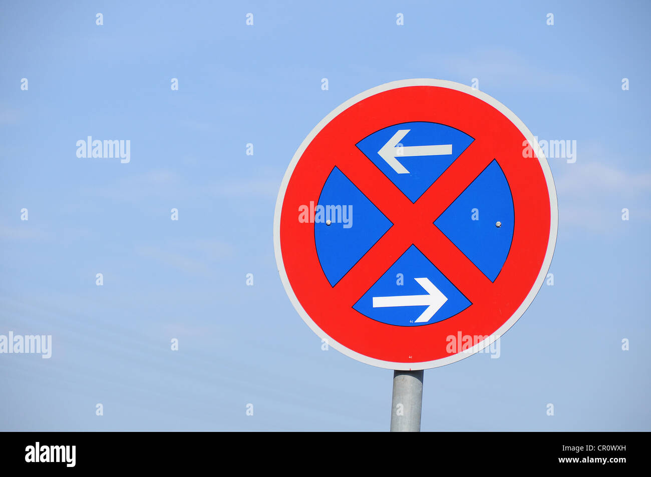 No stopping sign Stock Photo - Alamy