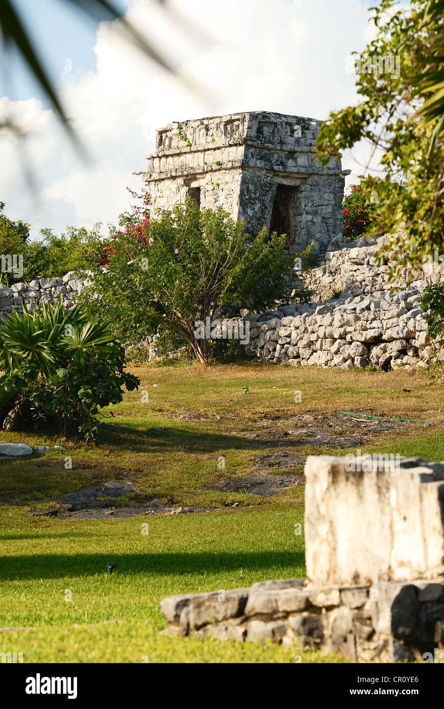 Stones rocks ruins mayan hi-res stock photography and images - Alamy