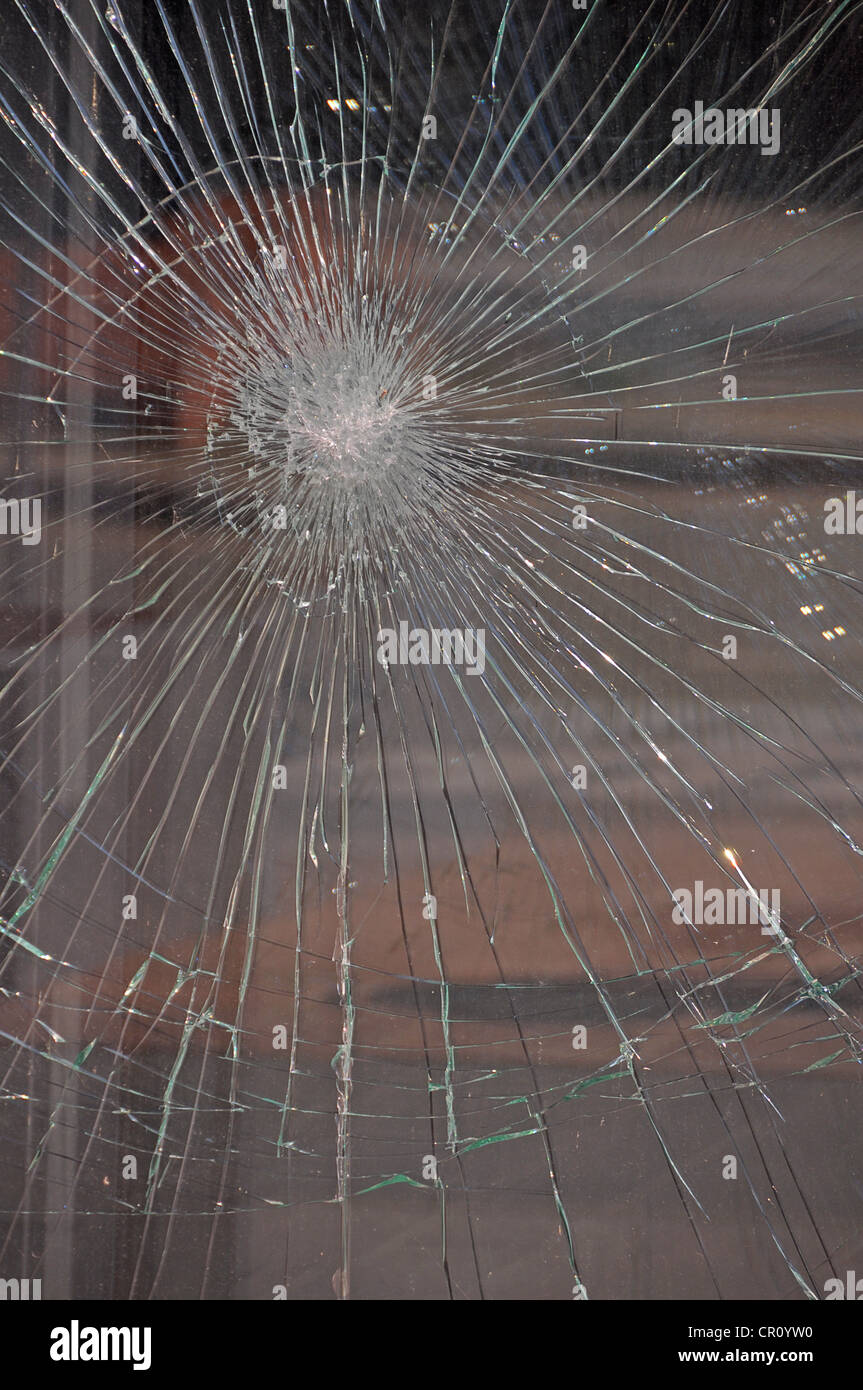 Broken window pane Stock Photo - Alamy
