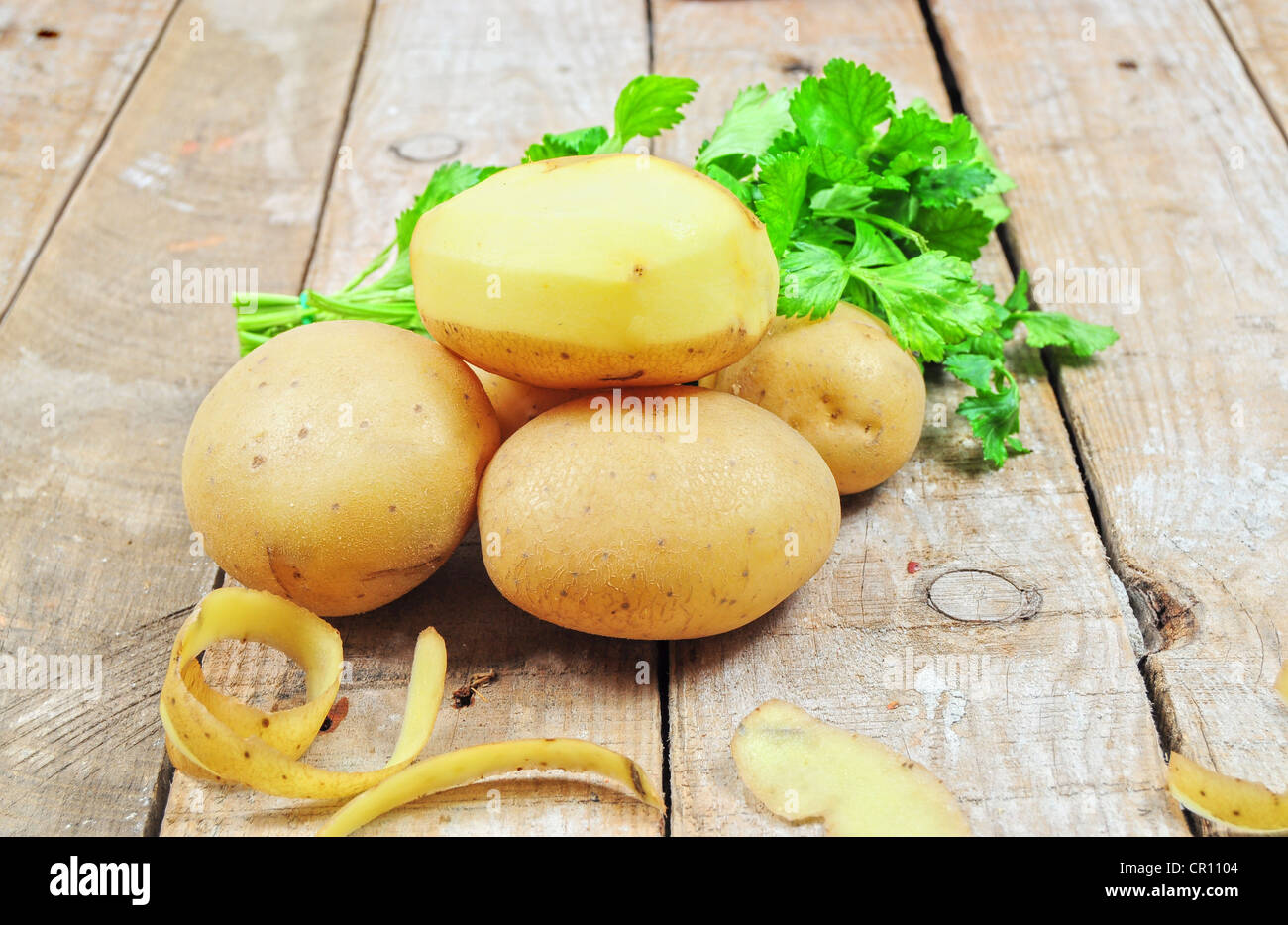 Fresh raw potatoes peels hi-res stock photography and images - Alamy
