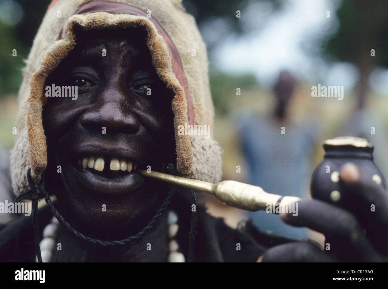Dinka man traditional tobacco pipe hi-res stock photography and images ...