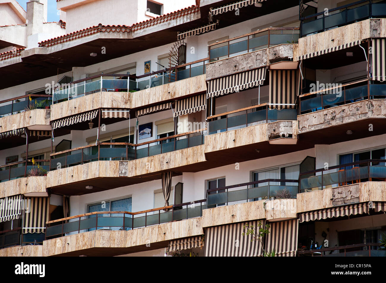 Scruffy flats hi-res stock photography and images - Alamy