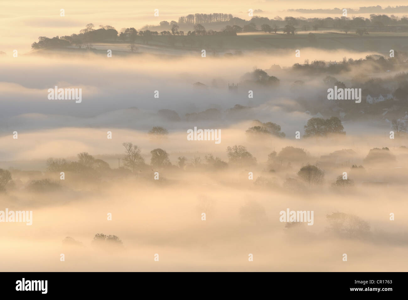 The village of Wedmore shrouded in mist. Wedmore, Somerset, UK Stock ...