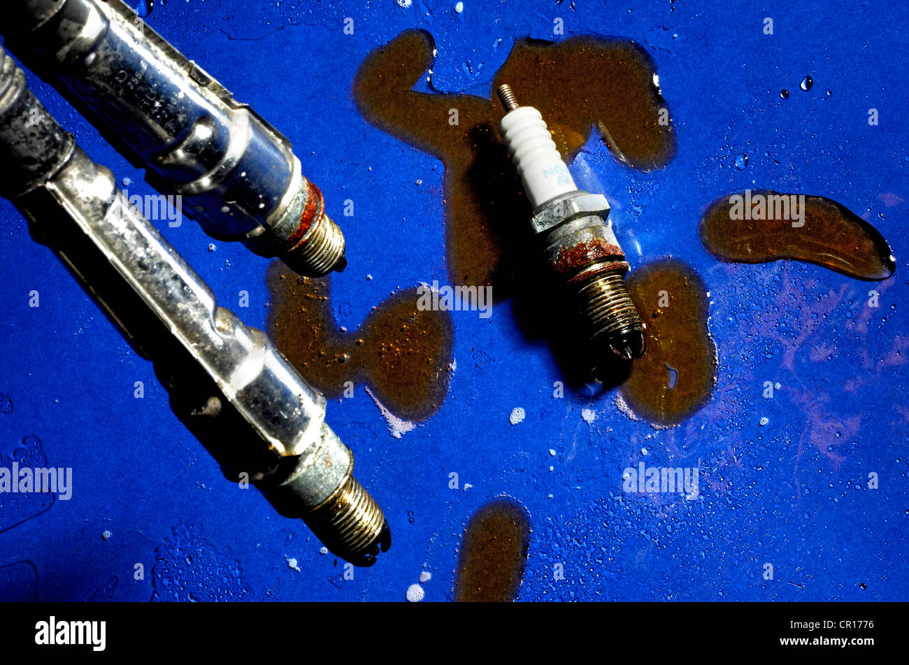 old spark plugs Stock Photo - Alamy