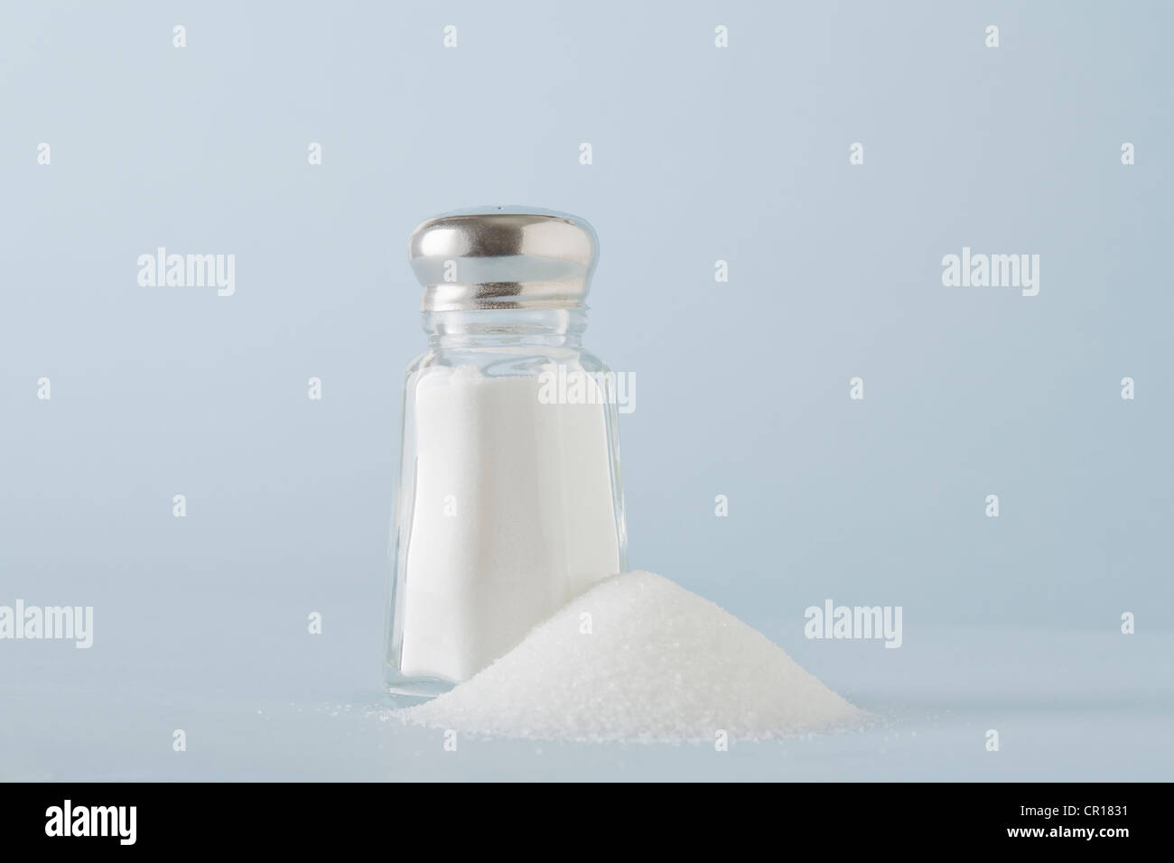 Salt shaker hi-res stock photography and images - Alamy