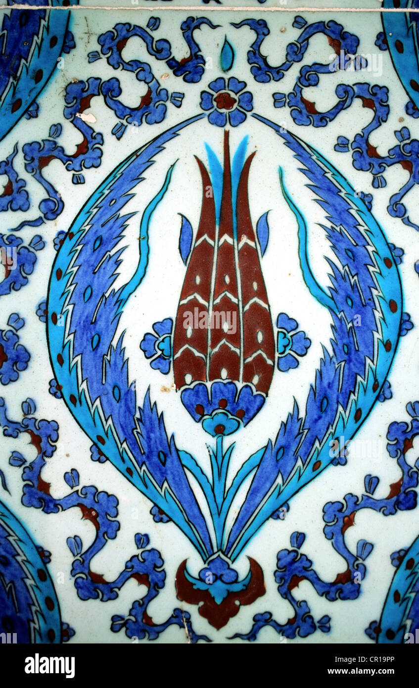 Iznik style hi-res stock photography and images - Alamy