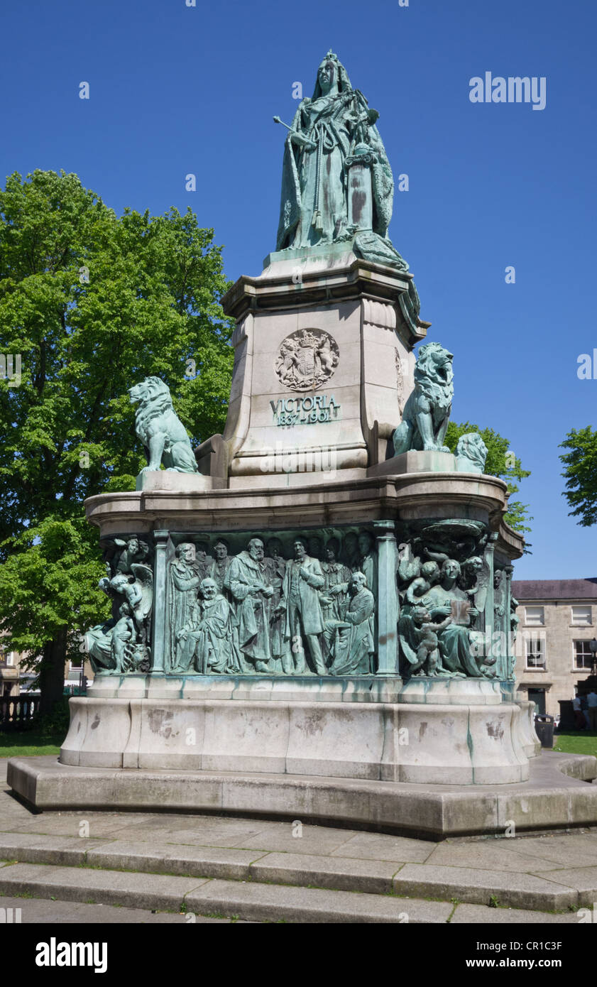 Statue of Queen Victoria Dalton Square Lancaster in bronze with eminent ...