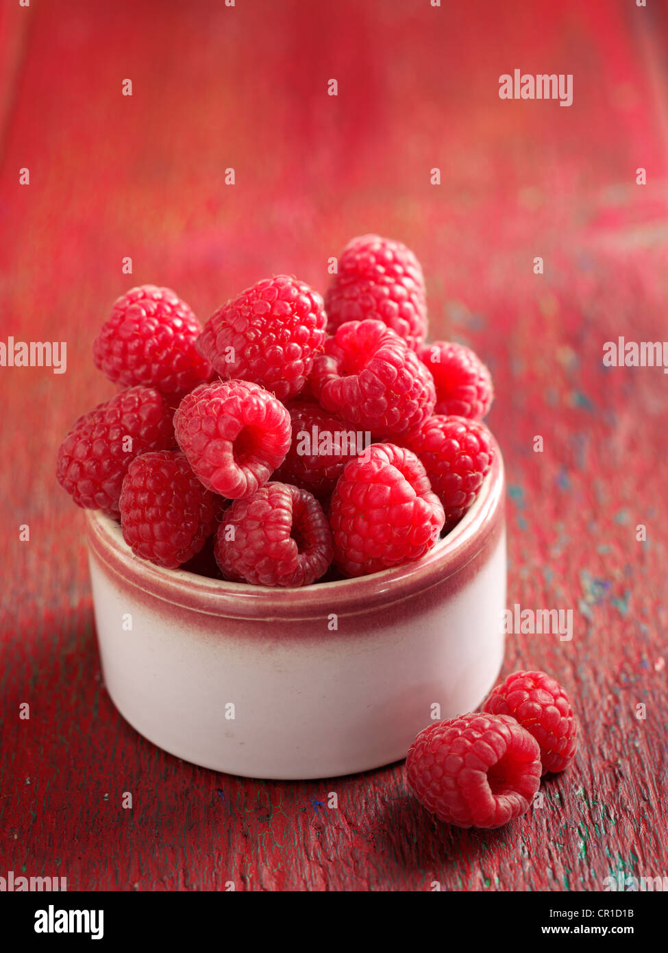 Small bowls of raspberries hi-res stock photography and images - Alamy