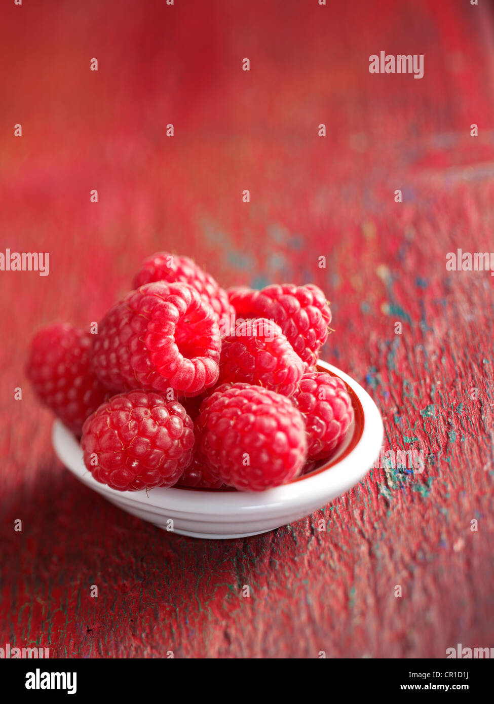Small bowls of raspberries hi-res stock photography and images - Alamy