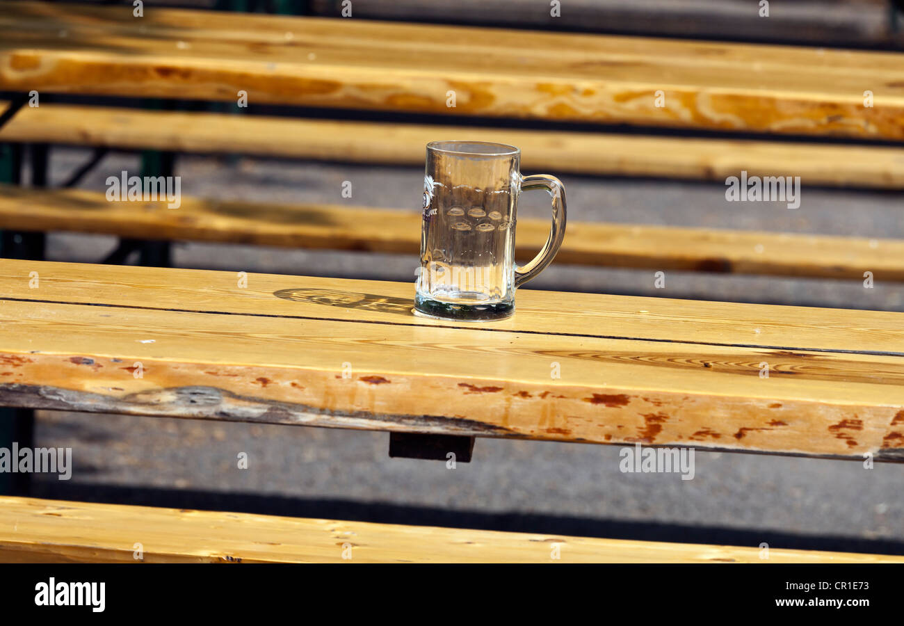 Empty beer tables in garden hi-res stock photography and images - Alamy