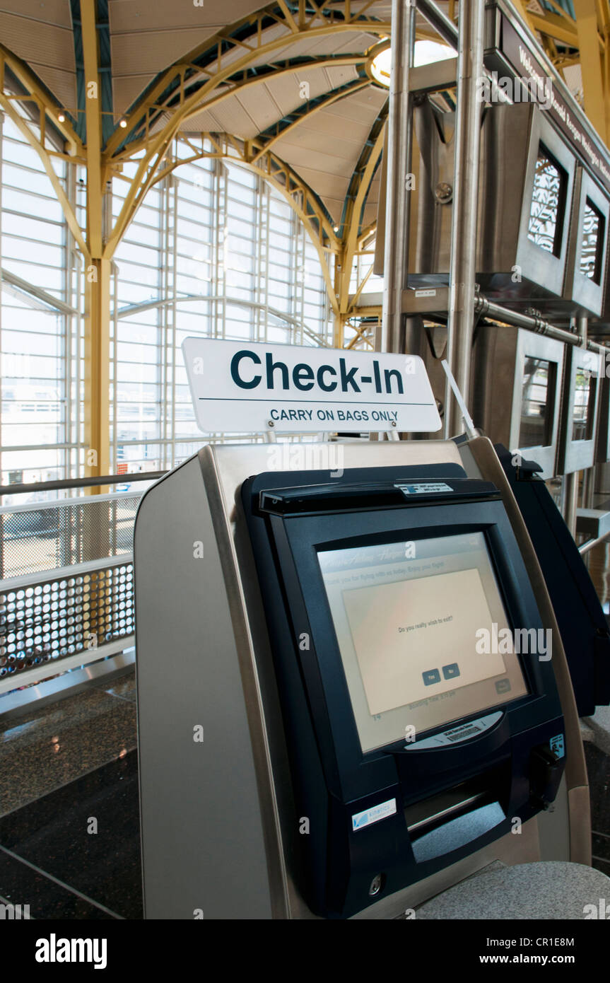 Ronald Reagan National Airport check-in kiosk Washington DC Stock Photo ...