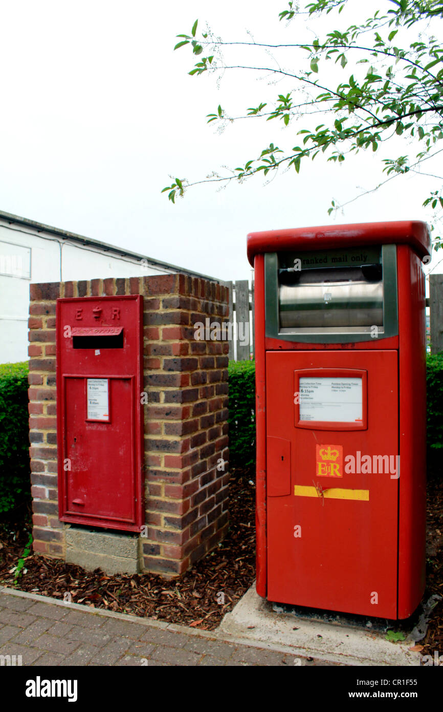 Royal mail pillar box Stock Photo - Alamy
