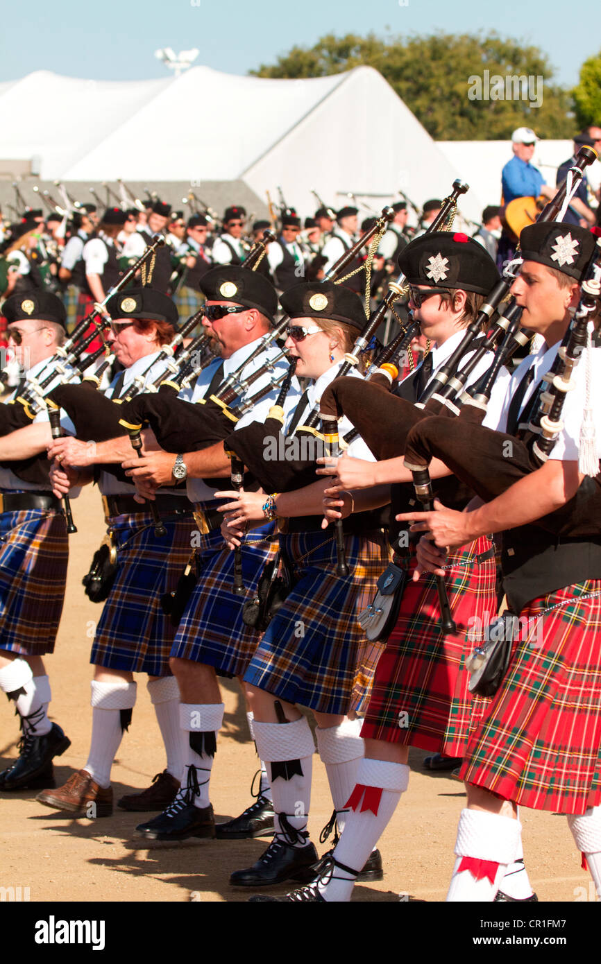Scottish Pipers High Resolution Stock Photography and Images - Alamy