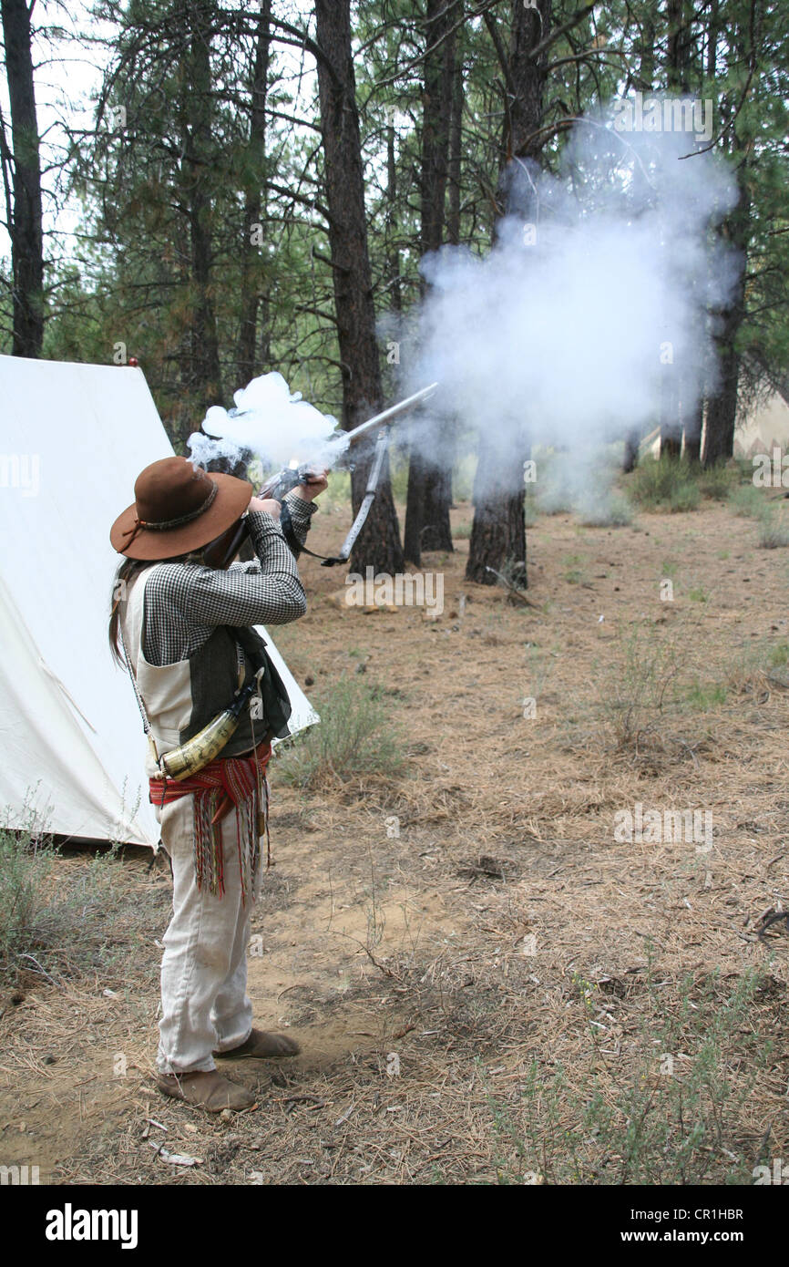 Musket firing hi-res stock photography and images - Alamy