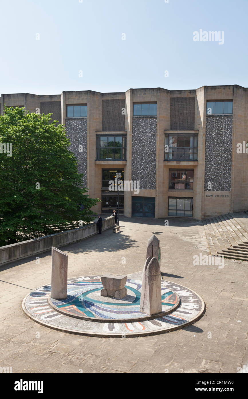 Hampshire Jubilee Sculpture outside Winchester Crown Court law courts ...