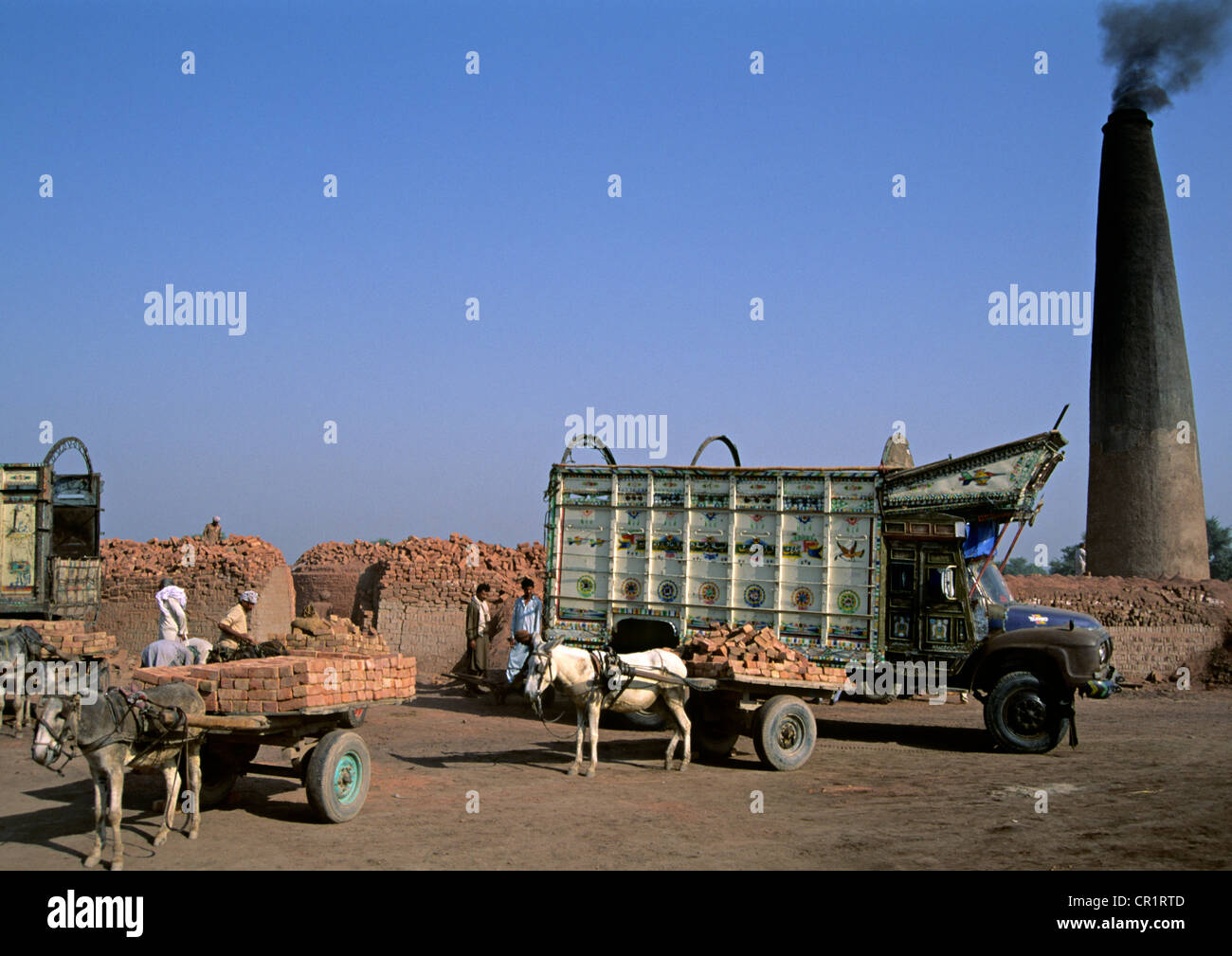 Pakistan, Punjab, brick factory Stock Photo - Alamy