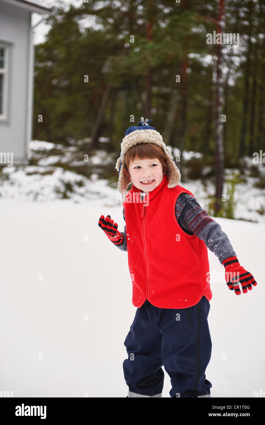 Cold children freezing outside hi-res stock photography and images - Alamy