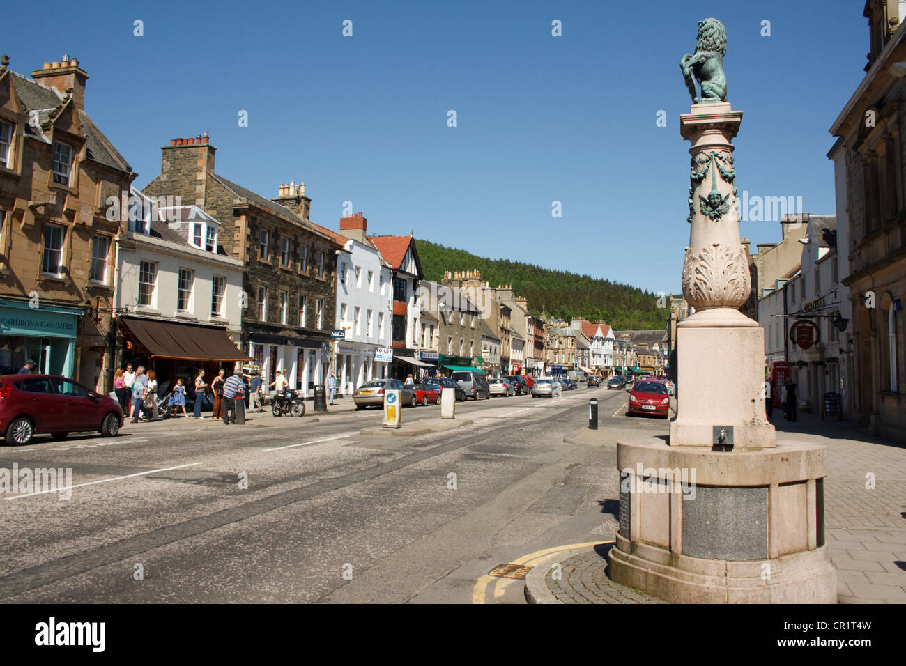 Peebles high street hi-res stock photography and images - Alamy