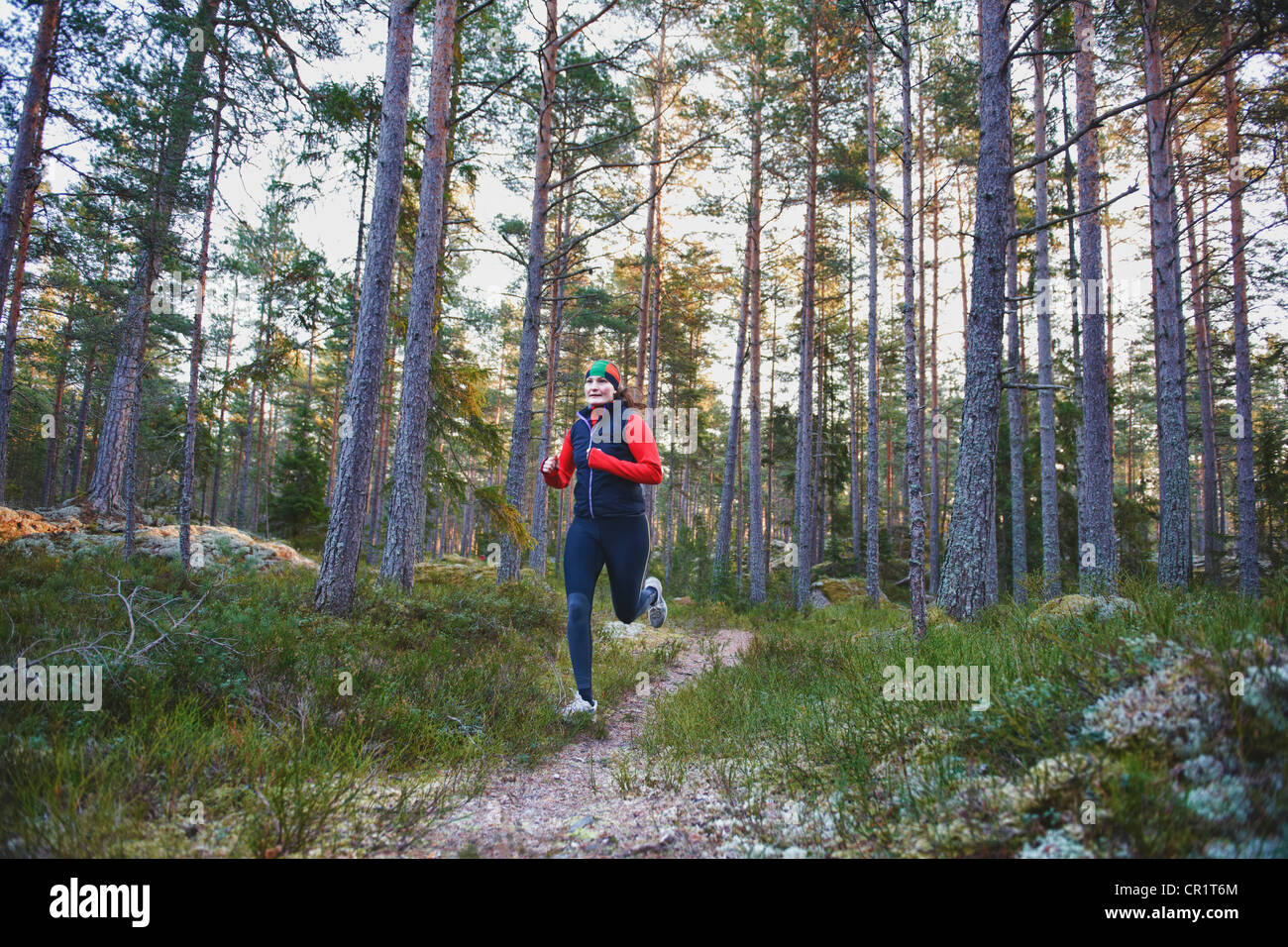 Woman exercise winter low angle hi-res stock photography and images - Alamy