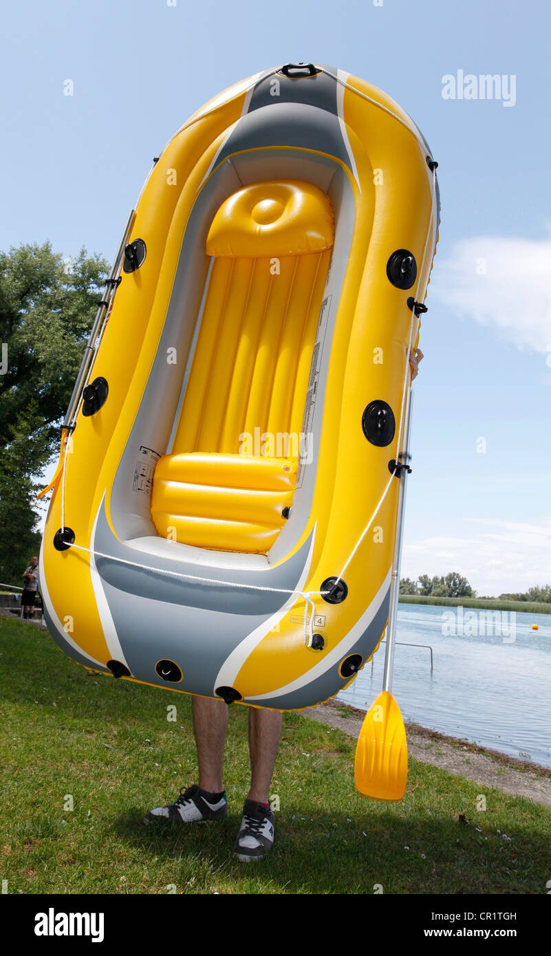 Rubber dinghy hi-res stock photography and images - Alamy