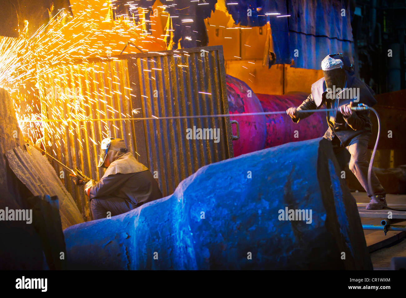 Two welders working hi-res stock photography and images - Alamy