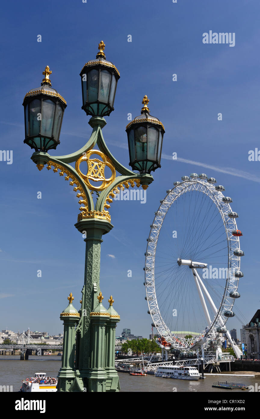 Lamp post lighting hi-res stock photography and images - Alamy
