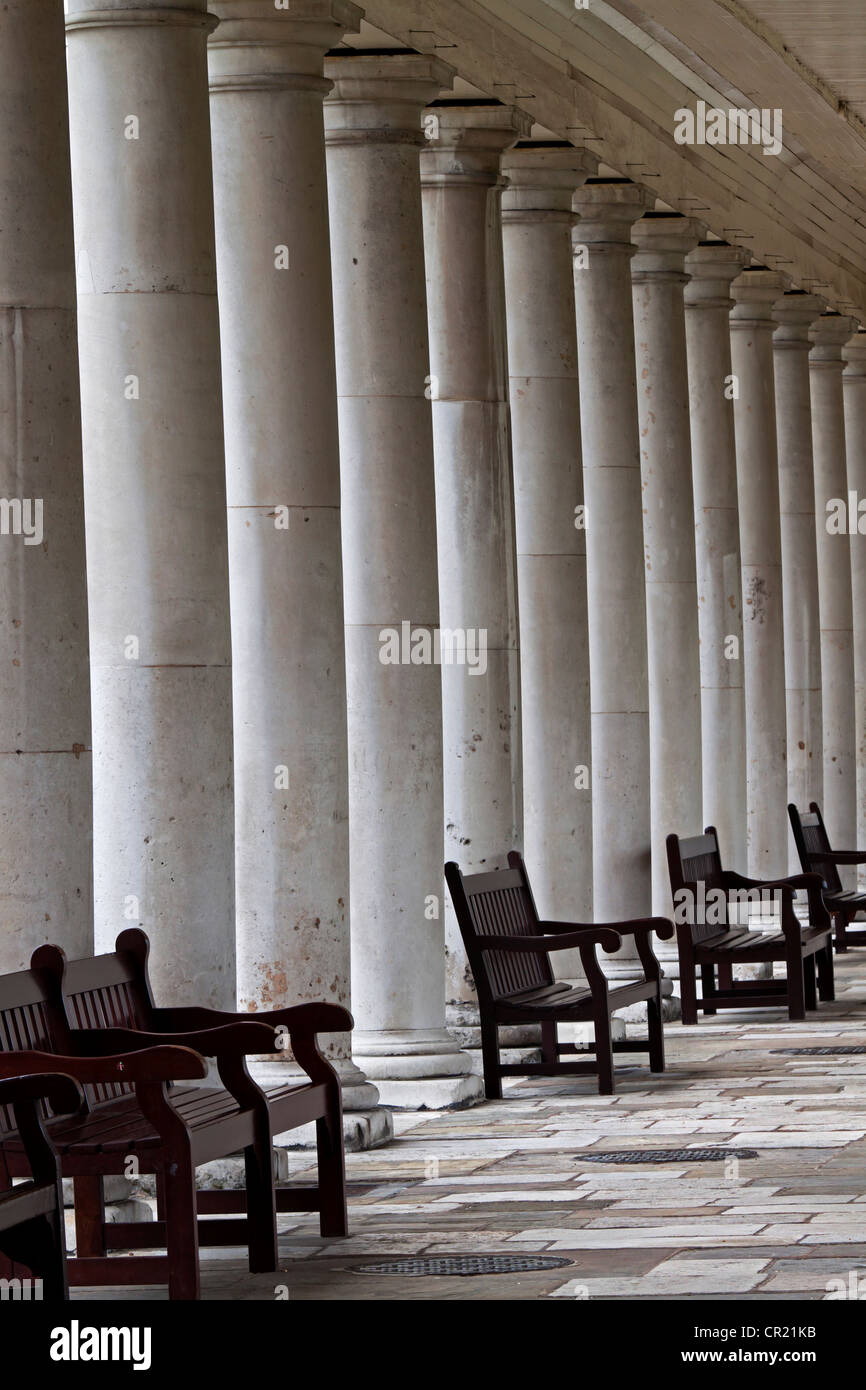 The queens house tower of london hi-res stock photography and images ...