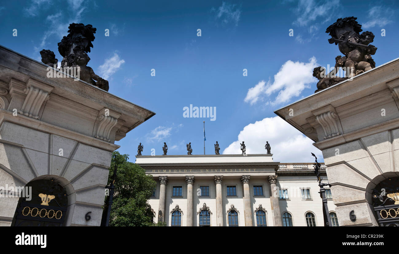 Ornate statues in courtyard Stock Photo - Alamy