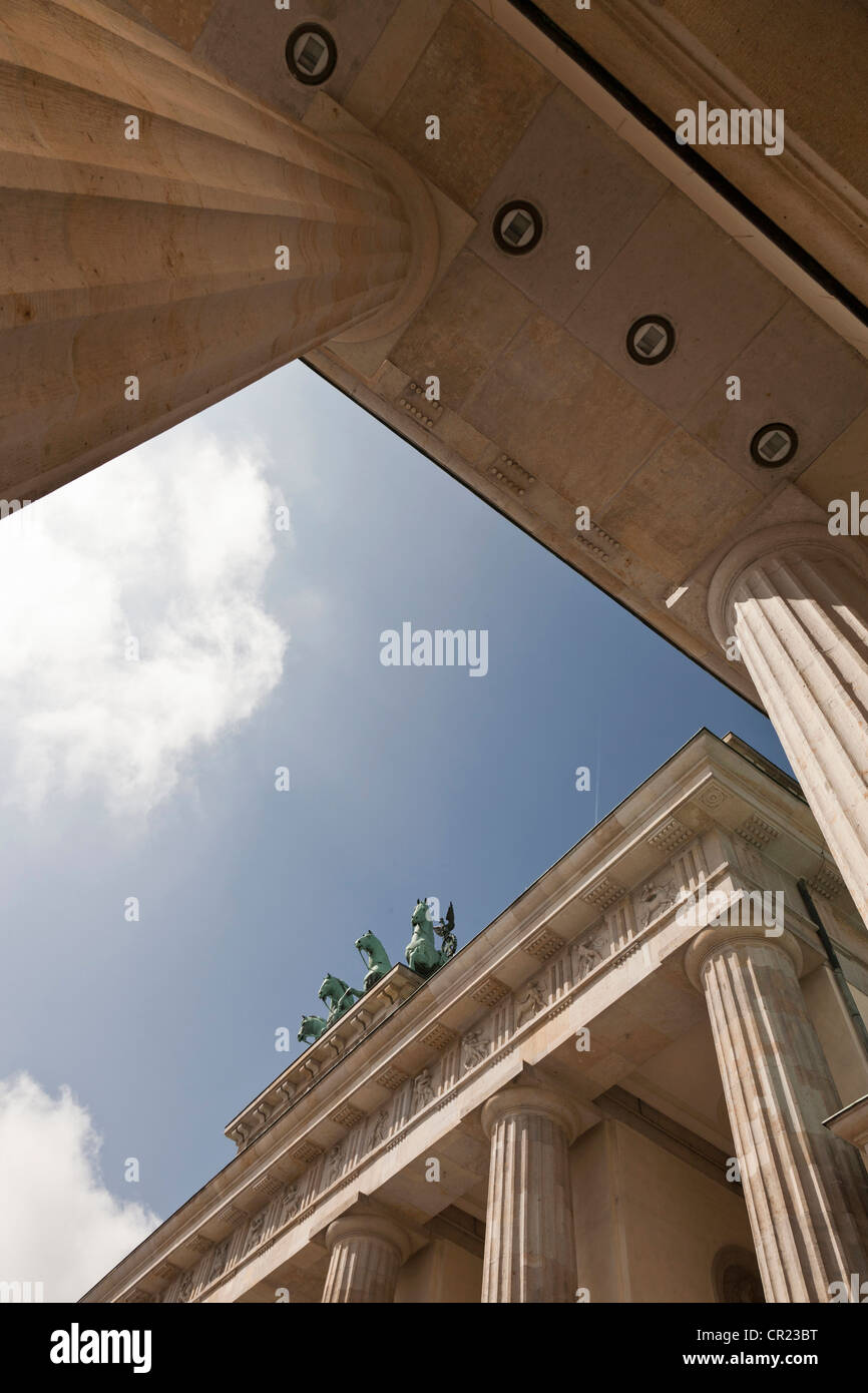 Columned gate hi-res stock photography and images - Alamy