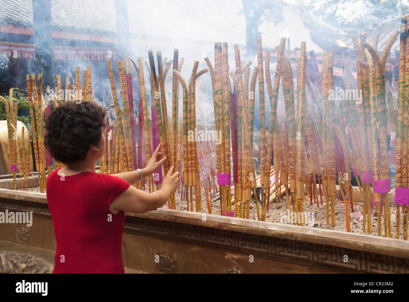 China: Lingyun Giant Buddha Temple at Leshan in Sichuan, Chinese woman ...