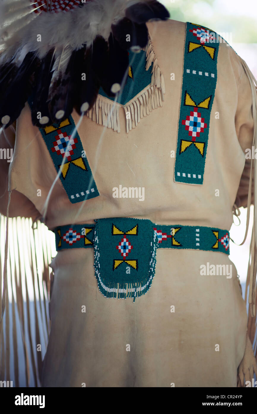 Aboriginal dance aboriginal dancer hi-res stock photography and images ...