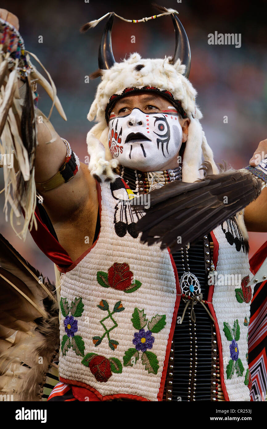 NATIVE AMERICAN INDIAN DANCE Achomawi Indians Chemakum Indians ...