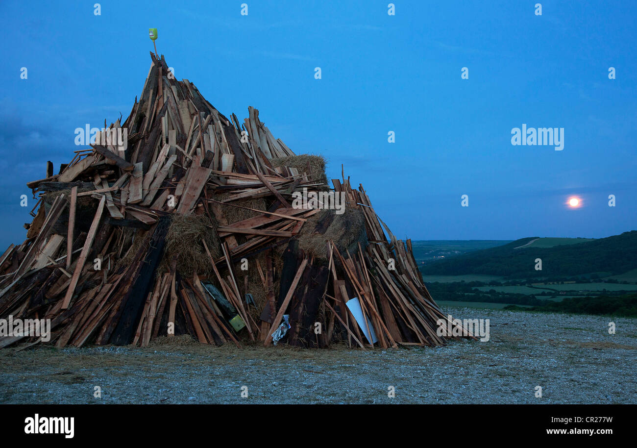 Queen's Diamond Jubilee Unlit Bonfire Beacon Stock Photo - Alamy
