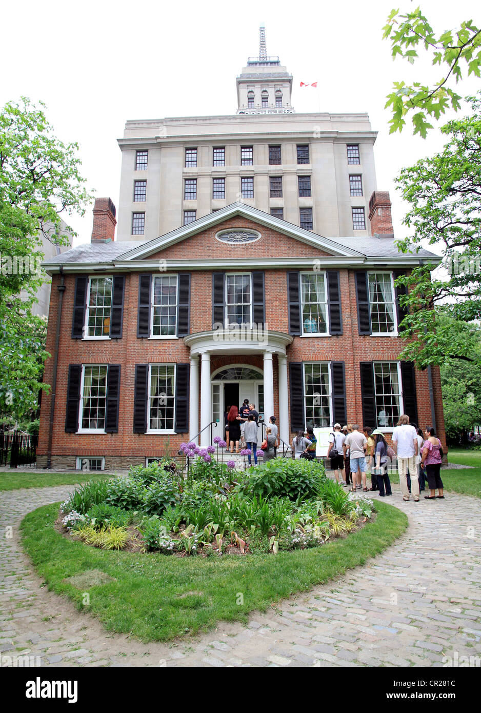 Frontal house hi-res stock photography and images - Alamy