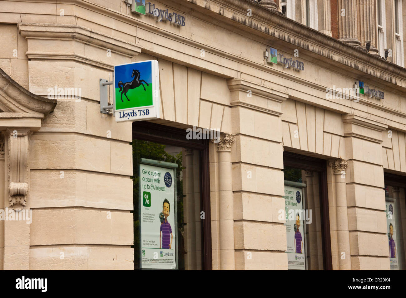 Lloyds retail bank hi-res stock photography and images - Alamy