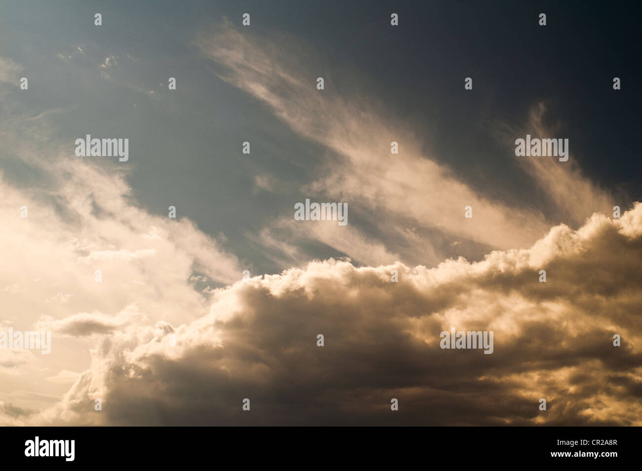 Full massive clouds hi-res stock photography and images - Alamy