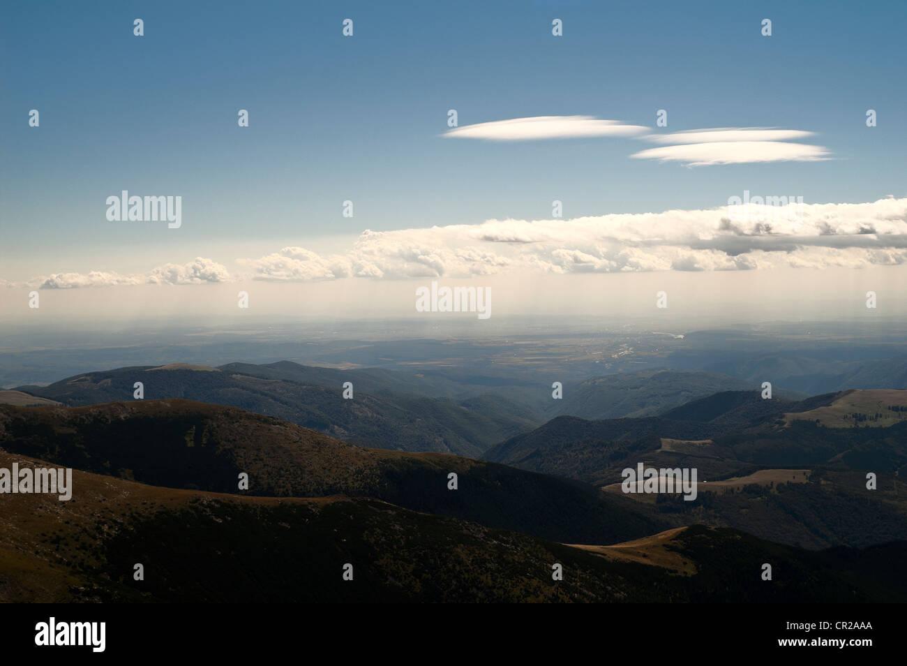 Lenticular cloud mountain hi-res stock photography and images - Alamy