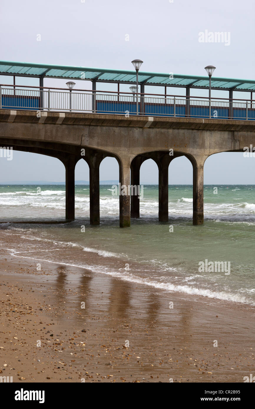 Structural pier hi-res stock photography and images - Alamy