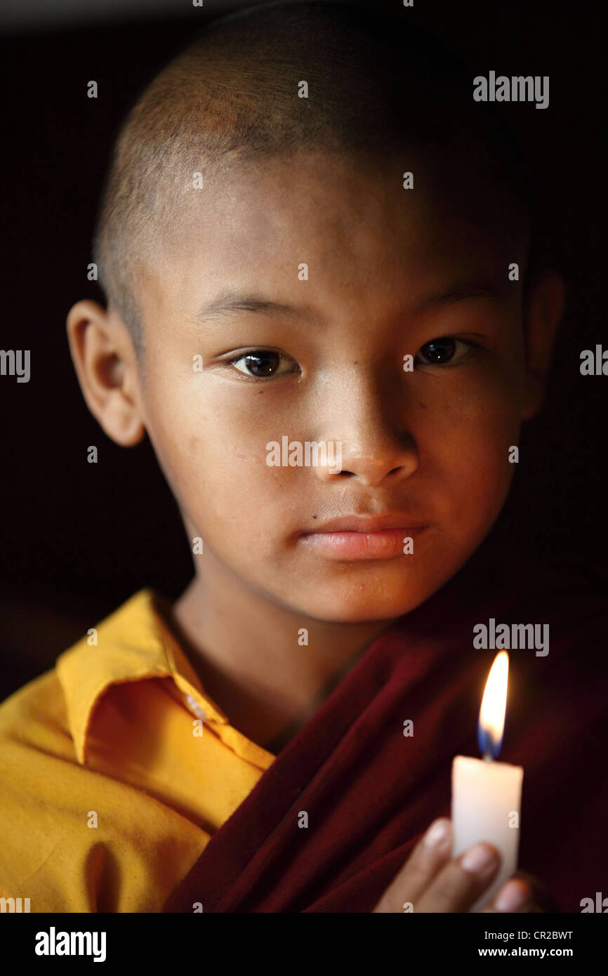 Boy child buddhist monk hi-res stock photography and images - Alamy
