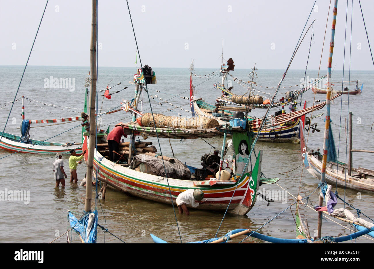 Sama bajau boats hi-res stock photography and images - Alamy