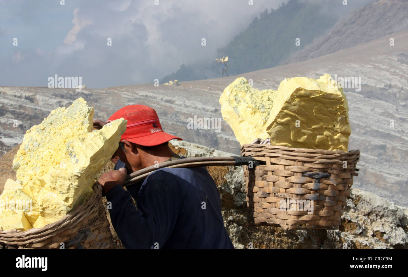 Sulphur Mining at Ijen Volcano in Indonesia Stock Photo - Alamy